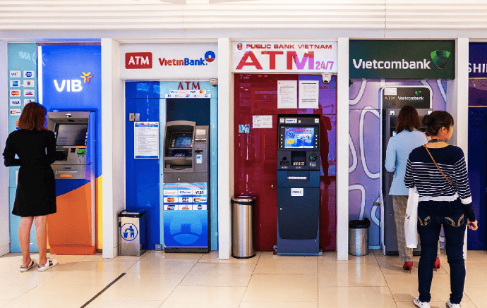 Where to withdraw money without fees in Vietnam? - Time2book